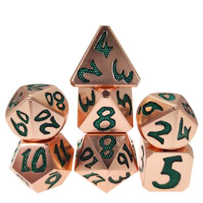 Cina Customized Funny Shape Dice Set Portable OEM Nontoxic Bulk Green Metal Copper in vendita