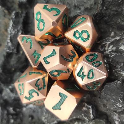 Cina Light green copper material Mini Black For Dungeons And Dragons Polyhedral Dice Set Lightweight Sharp Edged in vendita