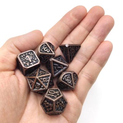 Cina Mini Resin Polyhedral Metal Rpg Dice Set Nontoxic For Collection Cuprum Black And Silver in vendita