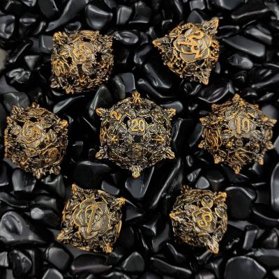 Cina Polyhedral Metal Hollow Dice RPG Role Playing DND Dungeons And Dragons Tabletop Game in vendita