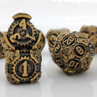 Cina Gear Metal Dice Set DND Dungeons And Dragons TRPG Polyhedral Dice D6 Table in vendita