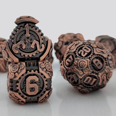 Cina Gear Metal Dice Set DND Dungeons And Dragons TRPG Polyhedral Dice D6 Table in vendita
