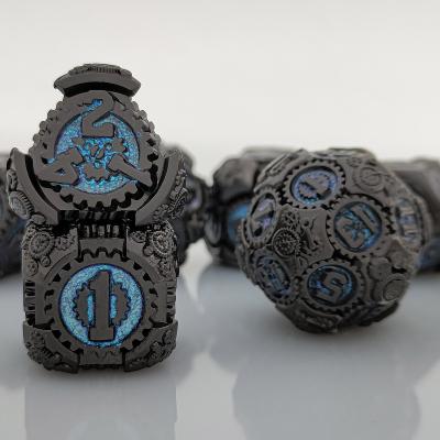 Cina Gear Metal Dice Set DND Dungeons And Dragons TRPG Polyhedral Dice D6 Table in vendita