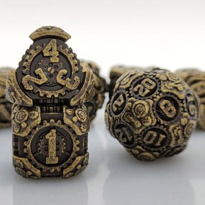 Cina Gear Metal Dice Set DND Dungeons And Dragons TRPG Polyhedral Dice D6 Table in vendita
