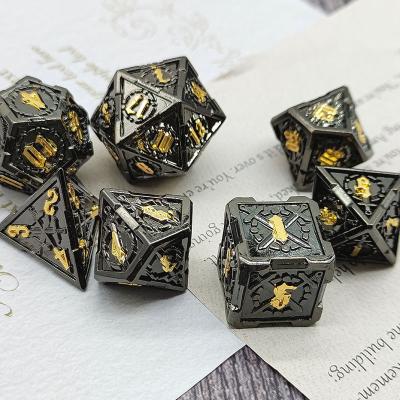 Cina Sword Metal RPG Dice Hand Polished Cruzu Dungeon And Long DND# in vendita