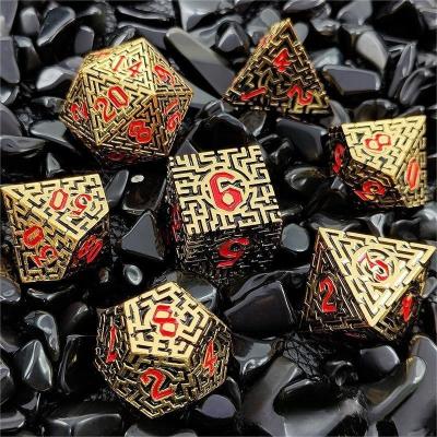 Cina Solid Maze Multi -Faceted Metal Dice DND#RPG Dungeon And Long Crusu in vendita