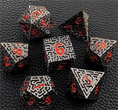 Cina Solid Maze Multi -Faceted Metal Dice DND#RPG Dungeon And Long Crusu in vendita