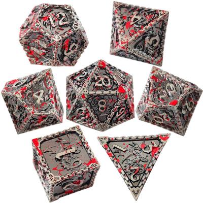 Cina Multi -Faceted Metal RPG Dice Flying Dragon Solid Smooth Dragon DND in vendita