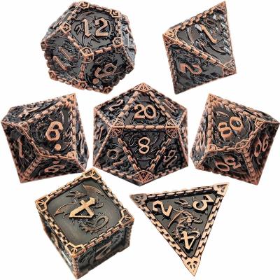 Cina Multi -Faceted Metal RPG Dice Flying Dragon Solid Smooth Dragon DND in vendita