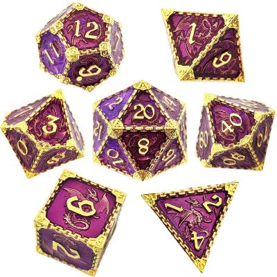 Cina Multi -Faceted Metal RPG Dice Flying Dragon Solid Smooth Dragon DND in vendita
