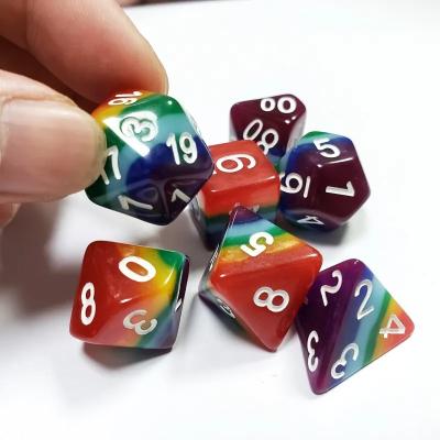 Cina 7 Layer Rainbow Handmade Resin Dice Crusson And Dungeon DND#RPG in vendita