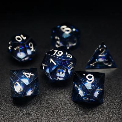 Cina Red Flow Sand Liquid Resin Dice Set RPG DND COC Running Group in vendita
