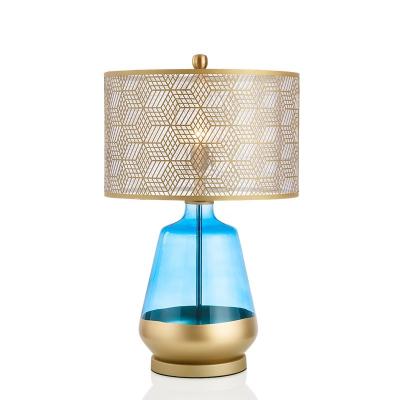 China Nordic post-modern simple creative desk lamp American living room study bedroom bedside lamp european table lamp for sale