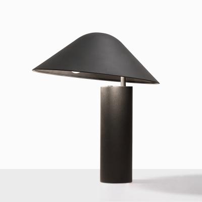 China Nordic Black Mushroom Desk Lamps Lights Led Iron Table Lights Popular Amazon Hotel Table Lamp for sale