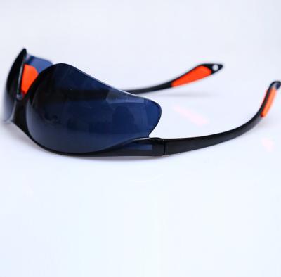 China Safety Glasses Anti-Fog Unisex Polarized LensCovers Sports Sunglasses Wear Over Prescription Glasses for sale