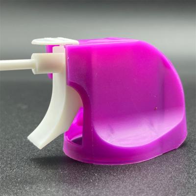 China Ergonomic Trigger Spray Gun for Aerosol Cans for Easy and Comfortable Use for sale