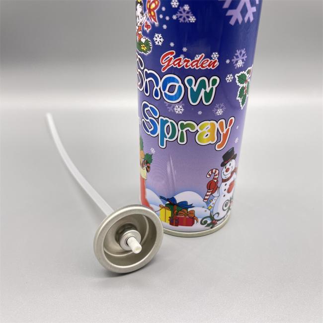 Artificial snow application on holiday wreaths and decorations