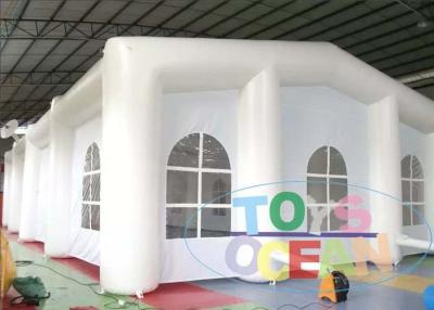 Cina Grande festa nuziale di campeggio della tela cerata bianca su misura del prato inglese del partito tenda gonfiabile in vendita