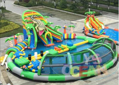 Cina Piscina gonfiabile stupefacente mobile gigante del parco dell'acqua con lo scorrevole del coccodrillo in vendita