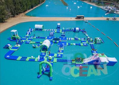 Cina Attrezzatura di sport acquatico di galleggiamento del parco gonfiabile dell'acqua del PVC di bianco 0.90mm di verde blu in vendita
