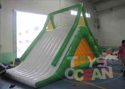 Cina Acquascivolo gonfiabile 6x4x3m del gioco dell'acqua della sommità gonfiabile dell'acqua in vendita