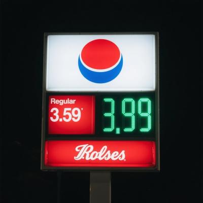 China IP67 Gas Price LED Display Red Label And Green Color Digits Gas LED Signs With White Backlight for sale