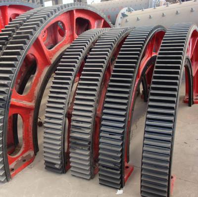 Китай Литая сталь сплава GS42CrMo4 подгоняет шестерни шестерни мельницы для мельницы шарика продается