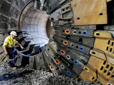 Cina Colate estraenti e pezzi fucinati della fodera del mulino a palle del minerale metallifero con ZGMN13CR2 STTEL in vendita