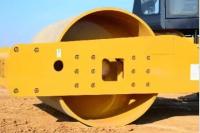 China Walk behind SEM 522 Soil Compactor machine Reliability Operation for sale
