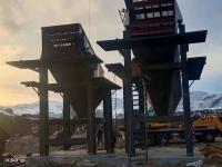 China Efficiency 15 ~ 1300 T/H Linear Vibrating Screen Sieve For Clay for sale