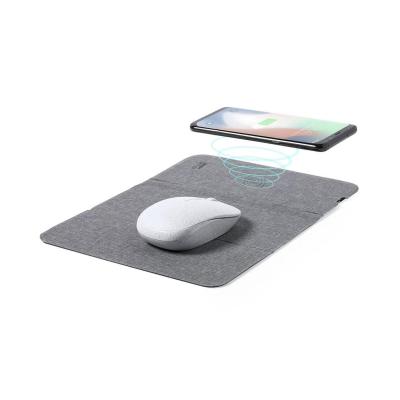 China Eco-Friendly Wireless Foldable Mouse Pad: Powered by RPET for Convenient Charging and Sustainable Use for sale