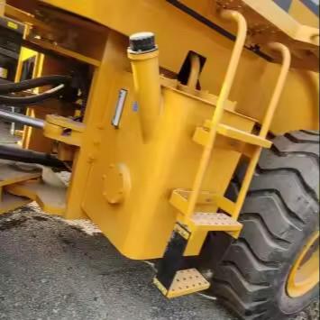 China GEBRUIKT LIUGONG 856 Voorwielladder / Constructieapparatuur LIUGONG 835 855 856 856H 862H Te koop