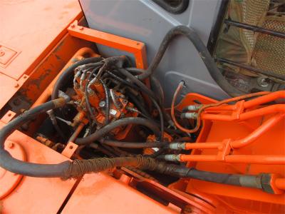 Cina Giappone usato Hitachi EX60-5 escavatore con 2800 ore di lavoro e pompa idraulica originale in vendita