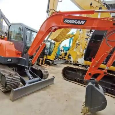 中国 6トンのドーサンDH60-7 中古掘削機 軽型掘削機 機械:YANG MA 4TNV94L 販売のため