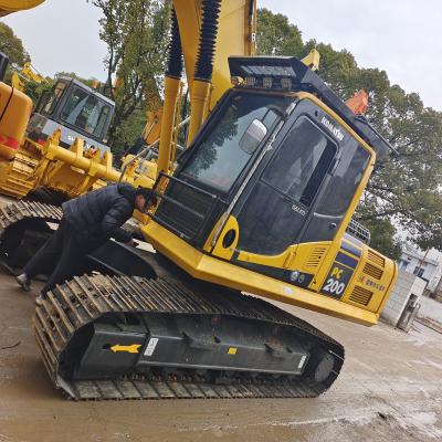 Cina Utilizzato KOMATSU PC200-8 e PC220-8 escavatore SAA6D107E-1 Motore velocità nominale 3.0/4.1/5.5 in vendita