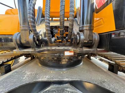China Excelente condição Sany SY335H Excavadora Crawler com 1,2 metros cúbicos de capacidade de balde à venda
