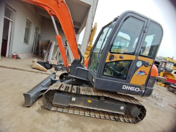 Quality Original Hydraulic Valve Doosan DH60-7 Used Excavator Mini Digger Crawler Good for sale