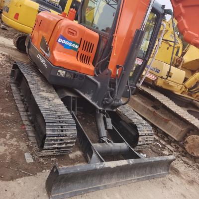 Cina Miniescavatore Doosan DX60 DX60-9 con capacità di 0,7 secchi e peso operativo di 15000 in vendita
