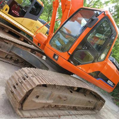 Cina Escavatore da 30 tonnellate Doosan DH300LC in buone condizioni e cilindro idraulico originale in vendita