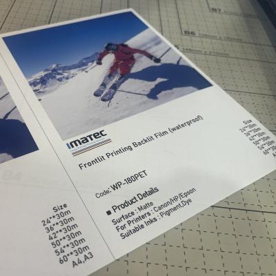 Cina Film retroilluminato a stampa anteriore impermeabile 210 micron PET Film per poster pubblicitari in vendita