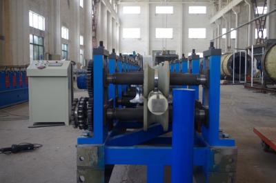 Cina PLC Control Automatic Corrugated Roof Sheet Roll Forming Machine 2018 New design in vendita