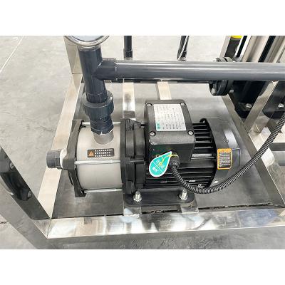 Cina 10-40C Temperatura dell'acqua 1000LPH Sistema industriale di depurazione dell'acqua per osmosi inversa in vendita