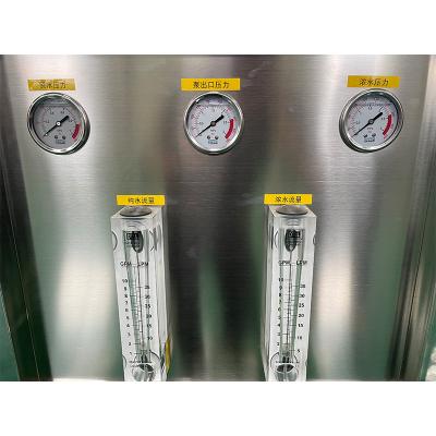 Cina 10-40C Temperatura dell'acqua 1000LPH Sistema industriale di depurazione dell'acqua per osmosi inversa in vendita