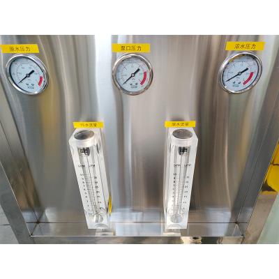 Cina 1500*600*1700mm impianto di depurazione dell'acqua RO industriale con vascello FRP in acciaio inossidabile in vendita