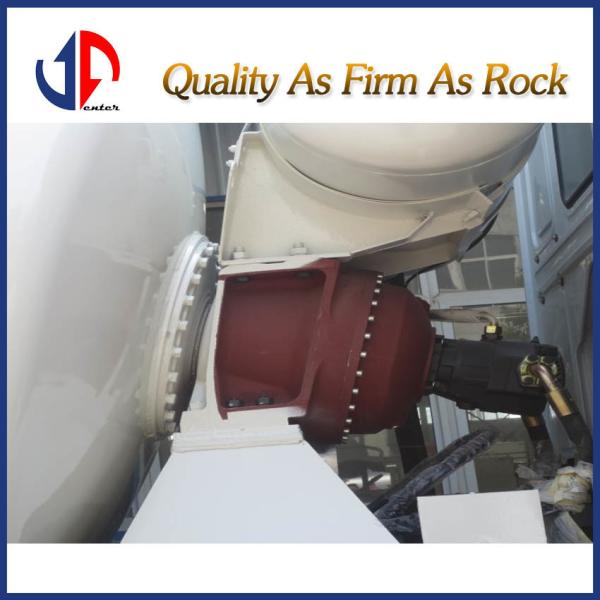 Quality SINOTRUK HOWO 8 by 4 Concrete mixer Truck 12m3 for sale