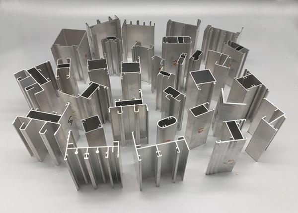 L'extrusion en aluminium industrielle profile le revêtement de poudre a expulsé aluminium structurel
