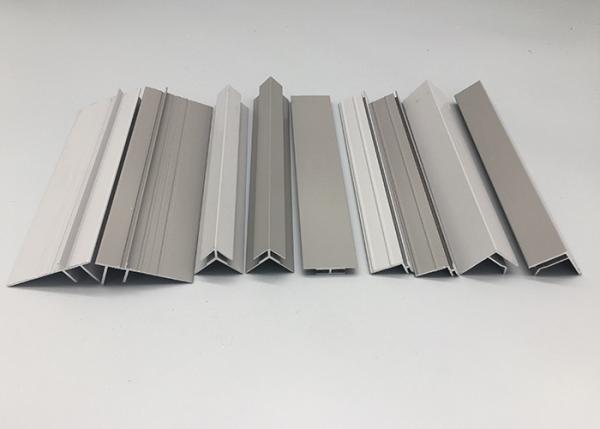 Résistance à l'oxydation en aluminium enduite peinte Shinning d'extrusions de poudre