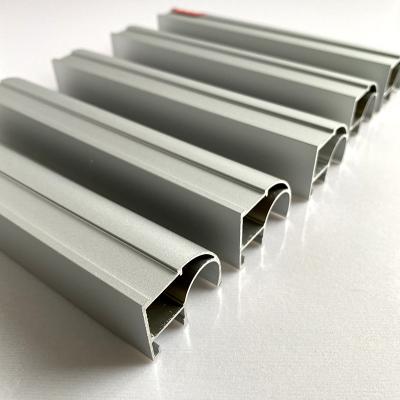 China Uitdrijving die 6061 T6 Geanodiseerde Aluminiumprofielen zandstralen Te koop