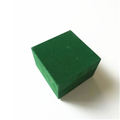 Cina Contenitore di gioielli del velluto di verde dell'OEM con l'imballaggio del contenitore di orecchino della luce del LED in vendita
