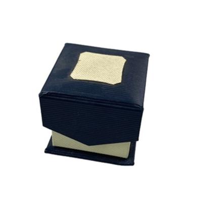 Cina Chiusura magnetica irregolare di carta di Ring Box With Foam Pillow di struttura di colore della miscela in vendita